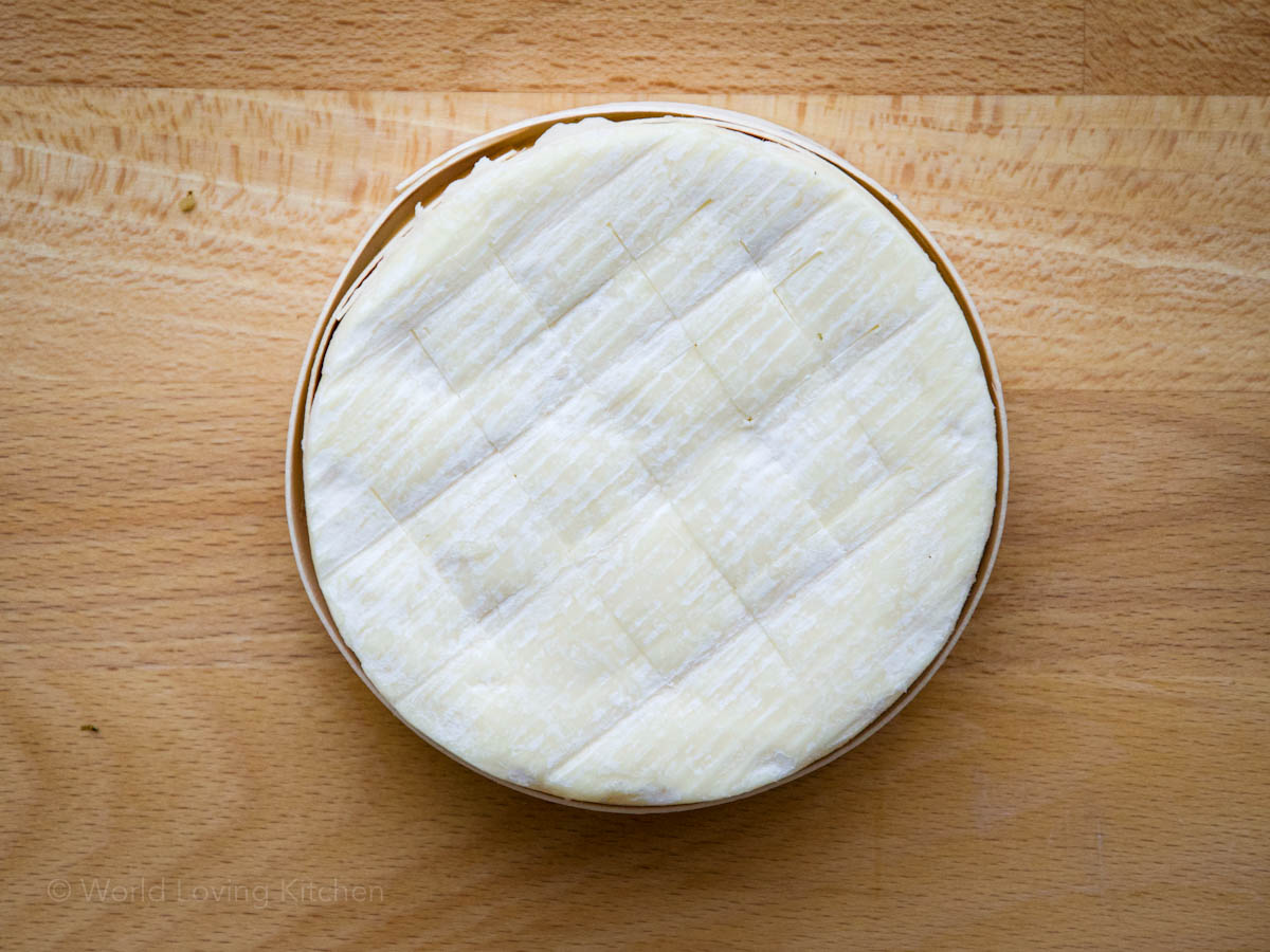 Baked Camembert with Rosemary & Garlic – World Loving Kitchen