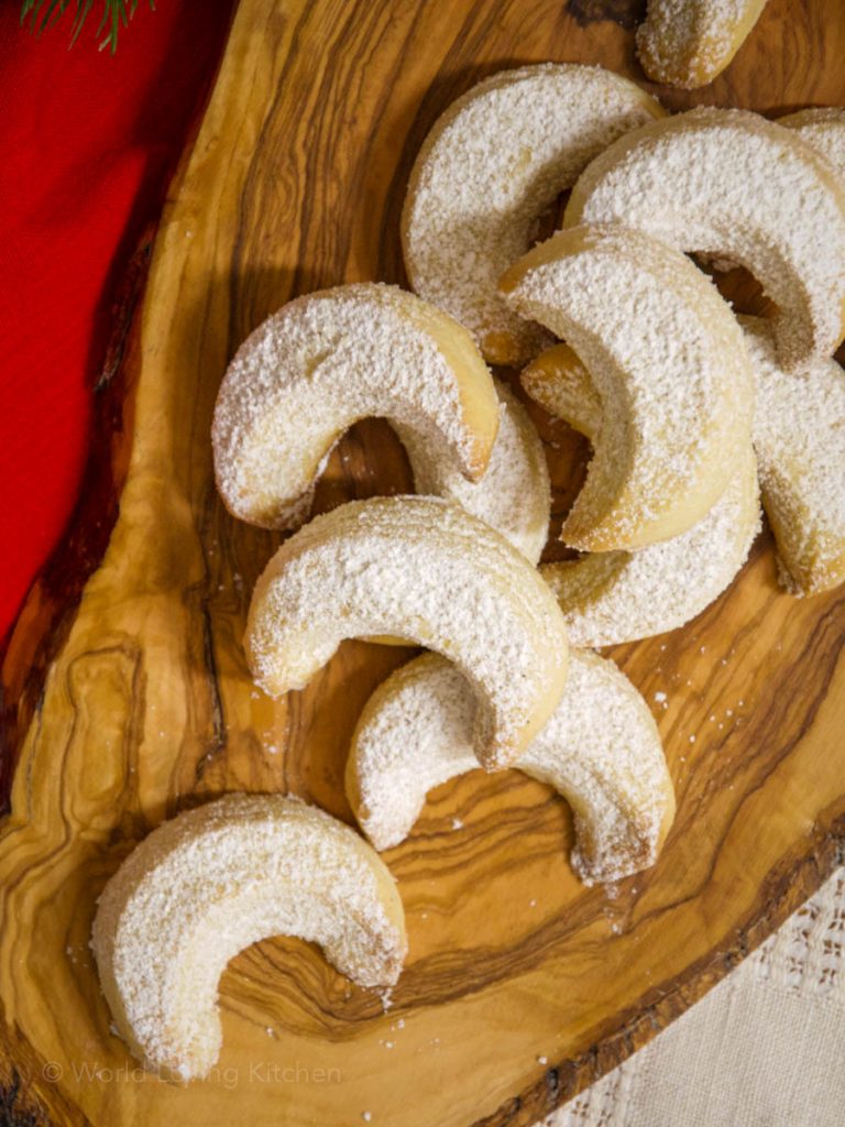 Traditional Austrian Vanilla Crescent Cookies | Vanillekipferl – World ...