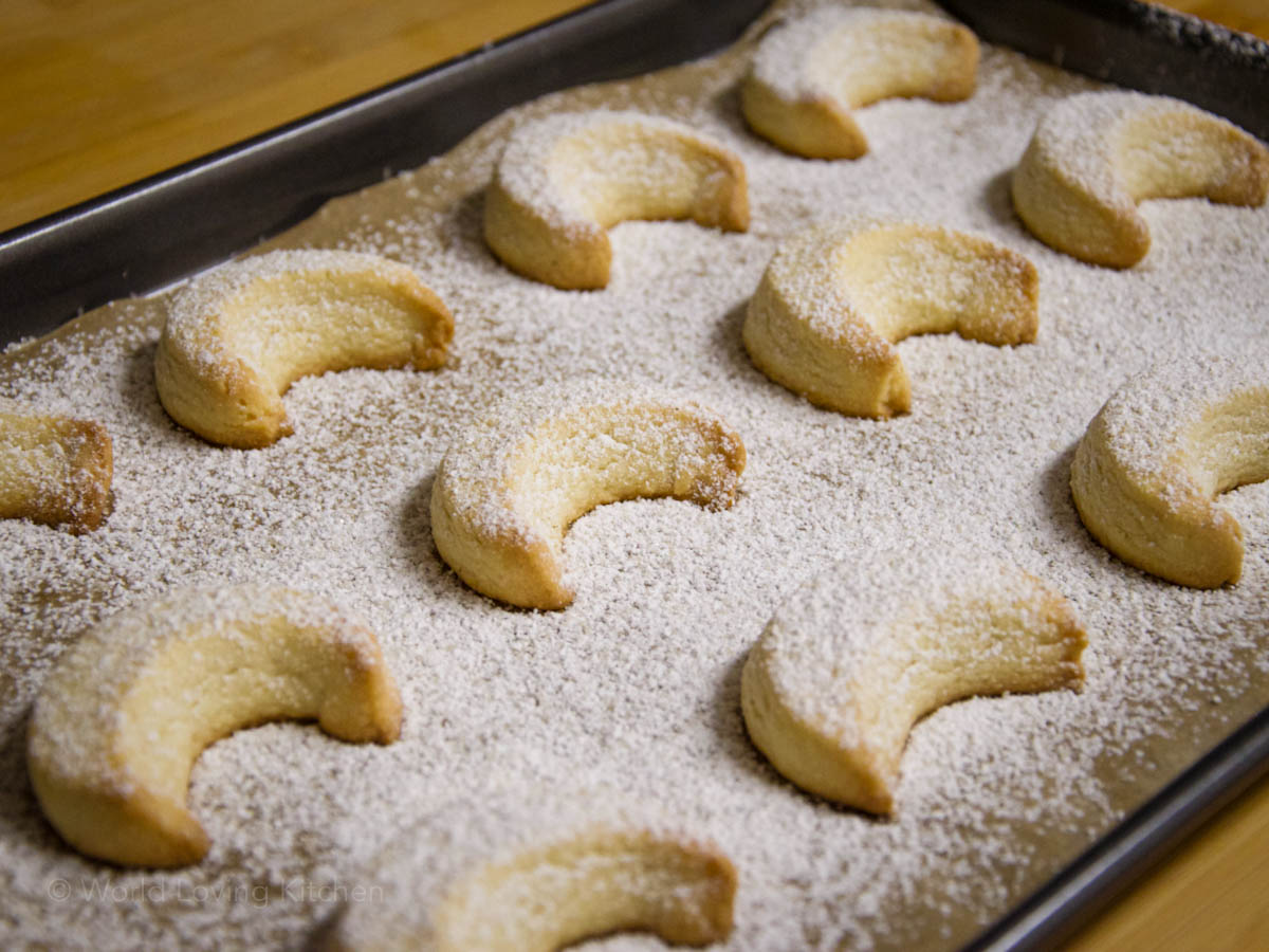 Traditional Austrian Vanilla Crescent Cookies | Vanillekipferl – World ...