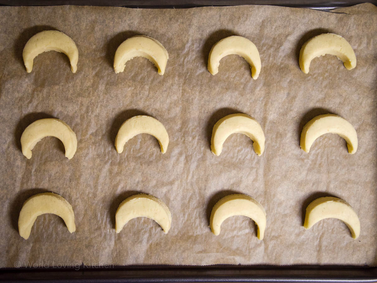 Traditional Austrian Vanilla Crescent Cookies | Vanillekipferl – World ...