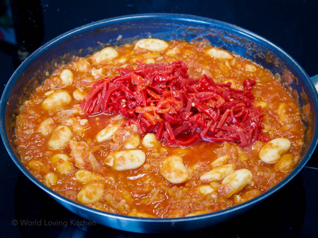 Alubias Garrafón con Pimientos del Piquillo | Spanish Butter Beans with ...